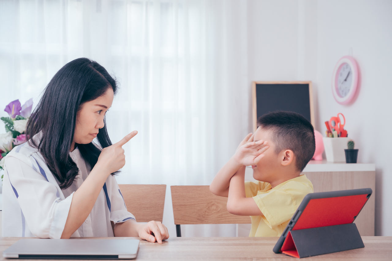 How Parents can Avoid Their Troubled Childhood Affecting Their Children